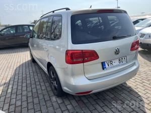 Volkswagen Touran 2011 in Talsi, with an engine capacity of 1.60 L and mileage of 207 thousand km for 4970 €, photo 5 on AUTOMOTO.COM.LV
