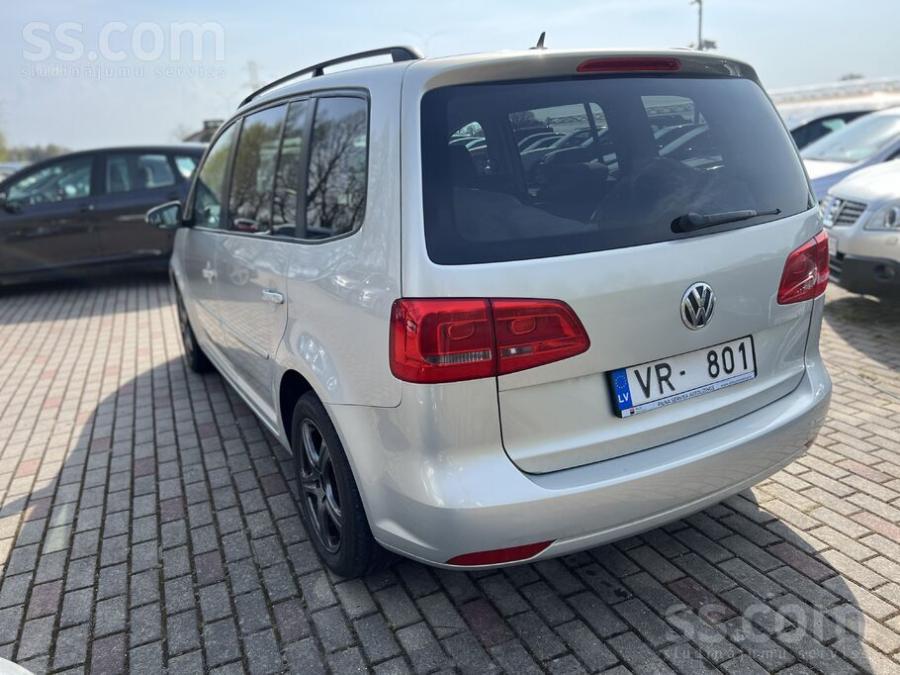 Volkswagen Touran 2011 in Talsi, with an engine capacity of 1.60 L and mileage of 207 thousand km for 4970 €, photo 5 on AUTOMOTO.COM.LV