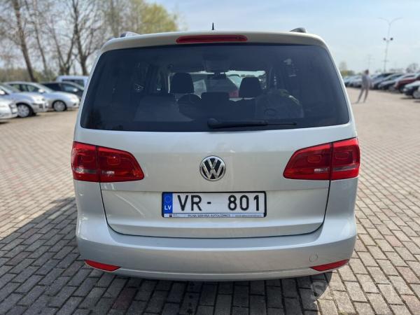 Volkswagen Touran 2011 in Talsi, with an engine capacity of 1.60 L and mileage of 207 thousand km for 4970 €, photo 6 on AUTOMOTO.COM.LV