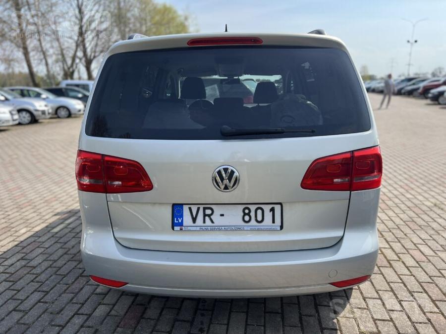 Volkswagen Touran 2011 in Talsi, with an engine capacity of 1.60 L and mileage of 207 thousand km for 4970 €, photo 6 on AUTOMOTO.COM.LV