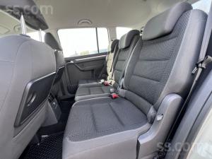 Volkswagen Touran 2011 in Talsi, with an engine capacity of 1.60 L and mileage of 207 thousand km for 4970 €, photo 9 on AUTOMOTO.COM.LV