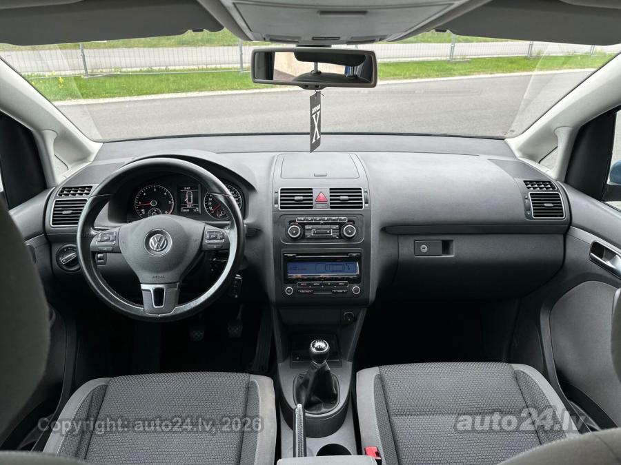 Volkswagen Touran 2011 Tallina, ar dzinēja tilpumu 2.00 L un nobraukumu 321 tūkst. km par 449 €, foto 13 vietnē AUTOMOTO.COM.LV