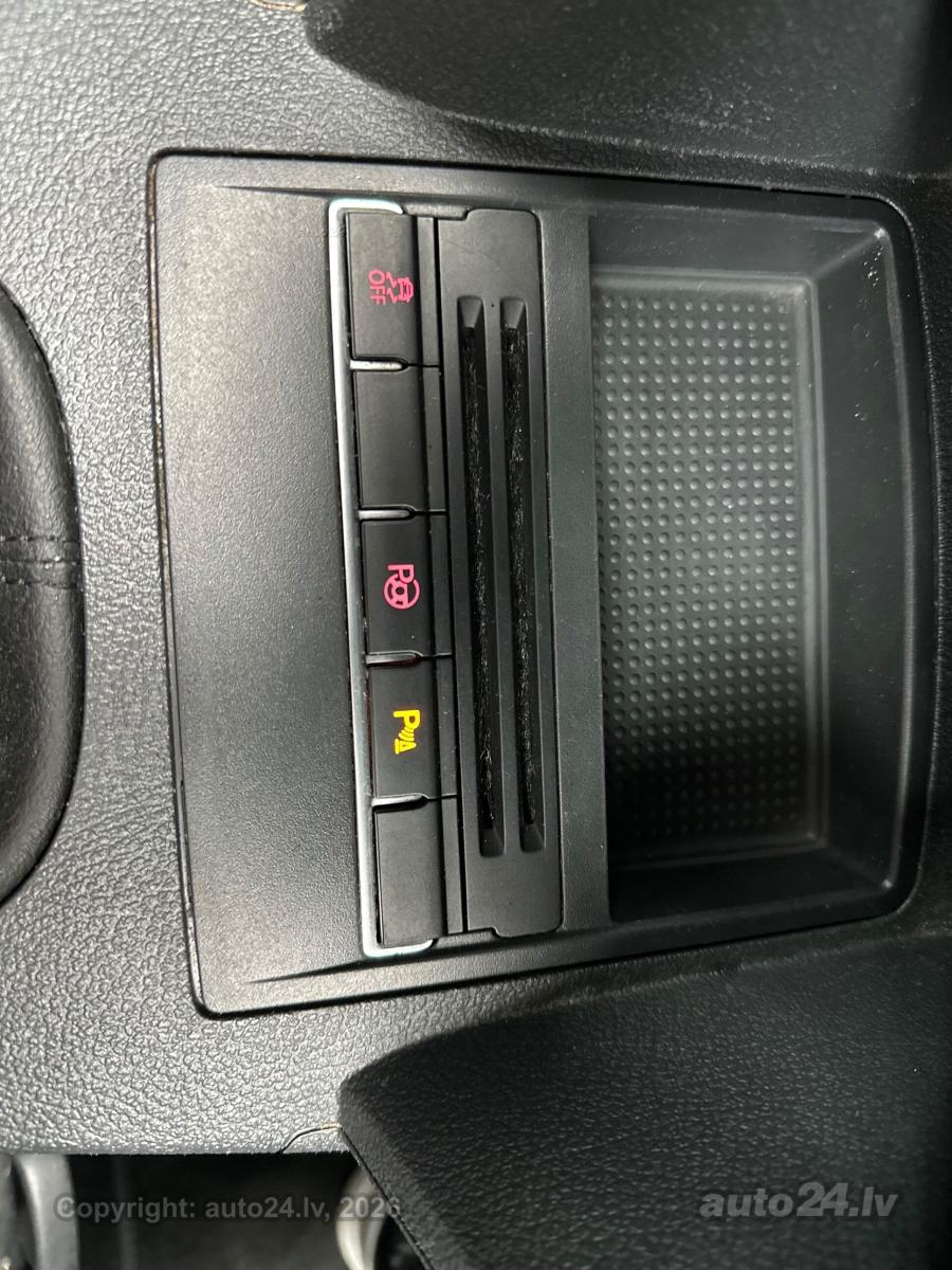 Volkswagen Touran 2011 Tallina, ar dzinēja tilpumu 2.00 L un nobraukumu 321 tūkst. km par 449 €, foto 15 vietnē AUTOMOTO.COM.LV