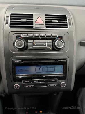 Volkswagen Touran 2011 Tallina, ar dzinēja tilpumu 2.00 L un nobraukumu 321 tūkst. km par 449 €, foto 16 vietnē AUTOMOTO.COM.LV