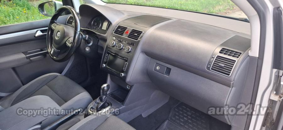 Volkswagen Touran 2012 in Tallinn, with an engine capacity of 1.60 L and mileage of 464 thousand km for 4490 €, photo 8 on AUTOMOTO.COM.LV