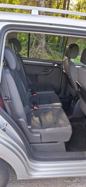 Volkswagen Touran 2012 in Tallinn, with an engine capacity of 1.60 L and mileage of 464 thousand km for 4490 €, photo 12 on AUTOMOTO.COM.LV
