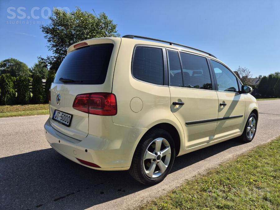 Volkswagen Touran 2014 Rīga, ar dzinēja tilpumu 2.00 L un nobraukumu 302 tūkst. km par 4500 €, foto 3 vietnē AUTOMOTO.COM.LV