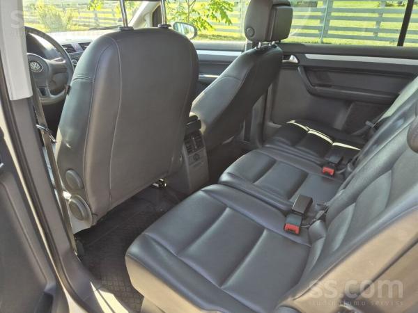 Volkswagen Touran 2014 in Riga, with an engine capacity of 2.00 L and mileage of 302 thousand km for 4500 €, photo 8 on AUTOMOTO.COM.LV