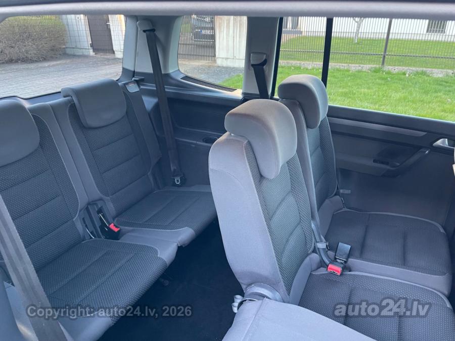 Volkswagen Touran 2015 Viljandi, ar dzinēja tilpumu 1.60 L un nobraukumu 230 tūkst. km par 7980 €, foto 9 vietnē AUTOMOTO.COM.LV