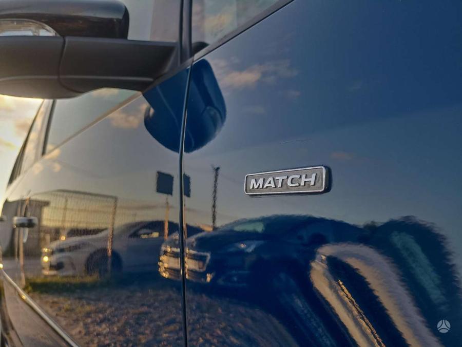 Violets Volkswagen Touran 2013 Viļņa, ar dzinēja tilpumu 1.39 L un nobraukumu 213 tūkst. km par 6450 €, foto 5 vietnē AUTOMOTO.COM.LV