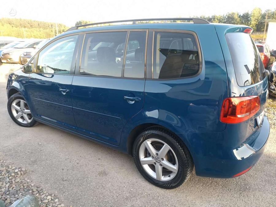 Violets Volkswagen Touran 2013 Viļņa, ar dzinēja tilpumu 1.39 L un nobraukumu 213 tūkst. km par 6450 €, foto 9 vietnē AUTOMOTO.COM.LV