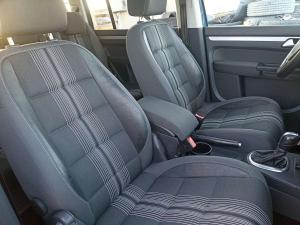 Violets Volkswagen Touran 2013 Viļņa, ar dzinēja tilpumu 1.39 L un nobraukumu 213 tūkst. km par 6450 €, foto 15 vietnē AUTOMOTO.COM.LV