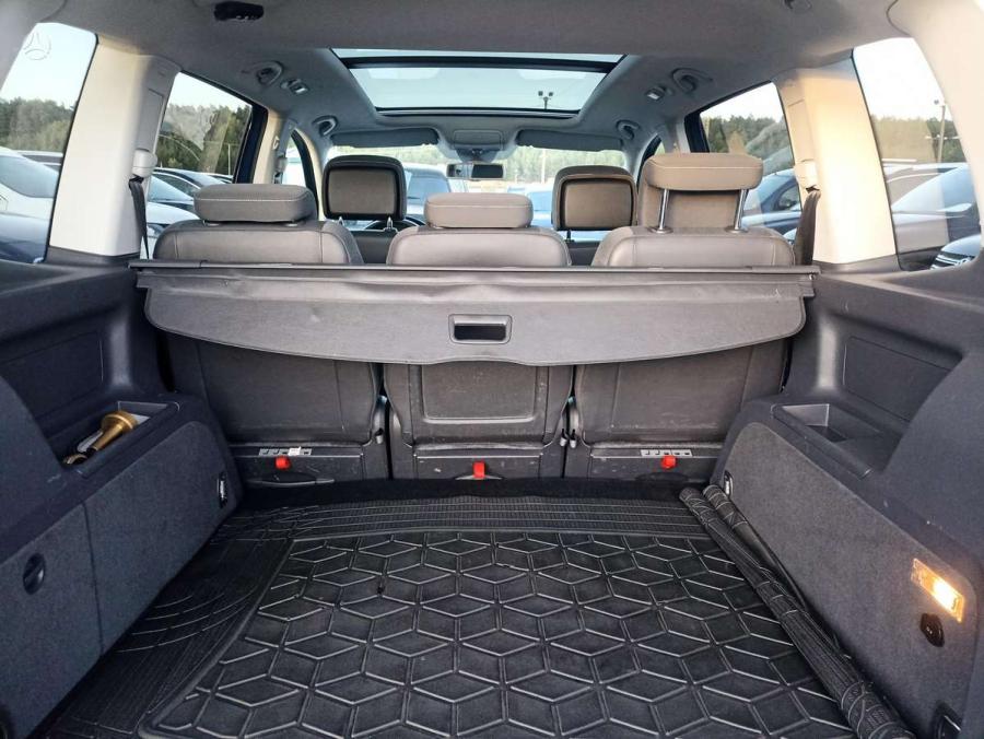 Violets Volkswagen Touran 2013 Viļņa, ar dzinēja tilpumu 1.39 L un nobraukumu 213 tūkst. km par 6450 €, foto 18 vietnē AUTOMOTO.COM.LV