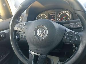 Violets Volkswagen Touran 2013 Viļņa, ar dzinēja tilpumu 1.39 L un nobraukumu 213 tūkst. km par 6450 €, foto 20 vietnē AUTOMOTO.COM.LV