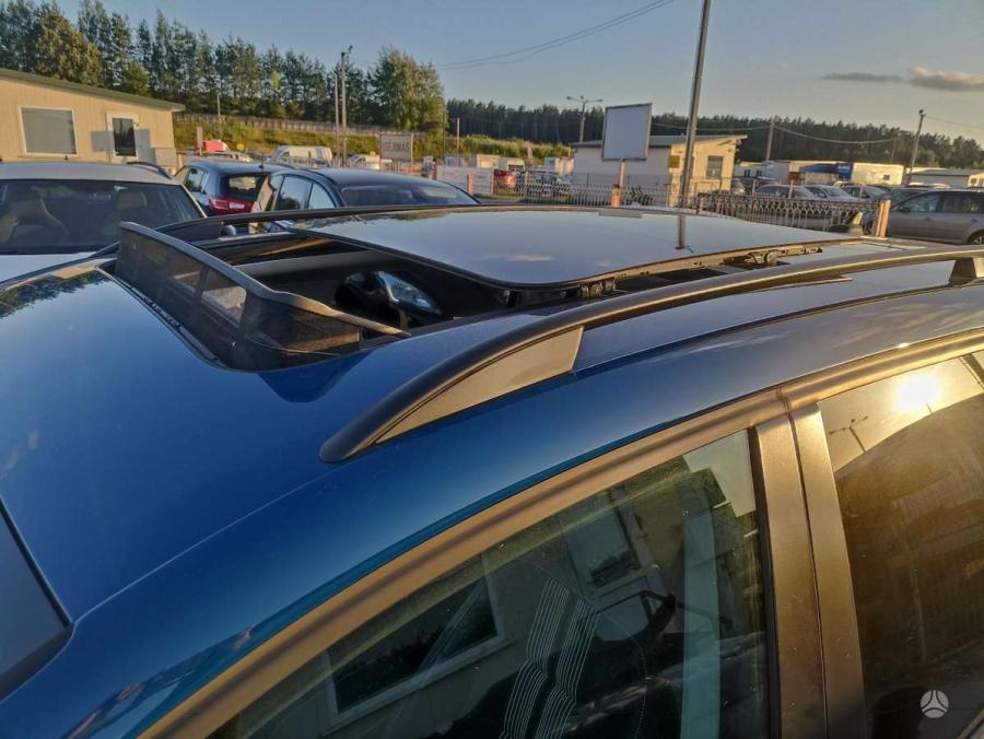 Violets Volkswagen Touran 2013 Viļņa, ar dzinēja tilpumu 1.39 L un nobraukumu 213 tūkst. km par 6450 €, foto 26 vietnē AUTOMOTO.COM.LV
