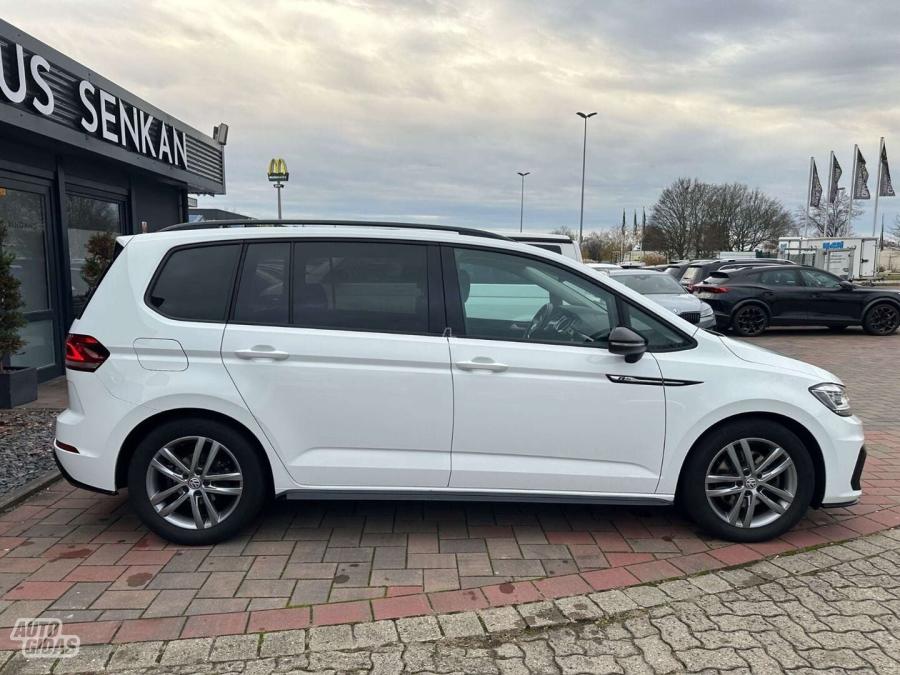 White Volkswagen Touran 2020 in Kaunas, with an engine capacity of 2.00 L and mileage of 64 thousand km for 31114 €, photo 8 on AUTOMOTO.COM.LV
