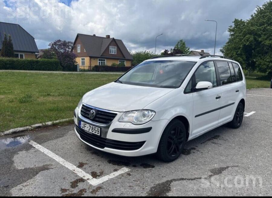 Balts Volkswagen Touran 2009 Bauska, ar dzinēja tilpumu 1.90 L un nobraukumu 0 tūkst. km par 2200 €, foto 3 vietnē AUTOMOTO.COM.LV