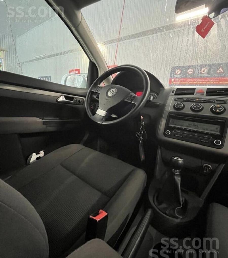 Balts Volkswagen Touran 2009 Bauska, ar dzinēja tilpumu 1.90 L un nobraukumu 0 tūkst. km par 2200 €, foto 6 vietnē AUTOMOTO.COM.LV