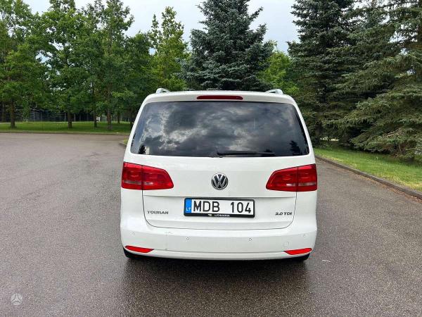 Balts Volkswagen Touran 2011 Šauļi, ar dzinēja tilpumu 1.97 L un nobraukumu 339 tūkst. km par 5000 €, foto 3 vietnē AUTOMOTO.COM.LV