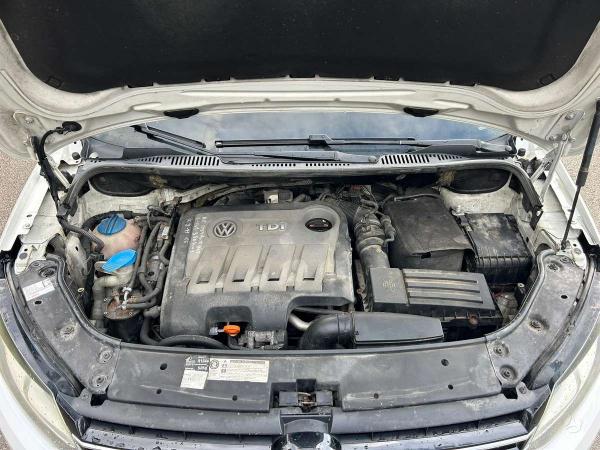 Balts Volkswagen Touran 2011 Šauļi, ar dzinēja tilpumu 1.97 L un nobraukumu 339 tūkst. km par 5000 €, foto 9 vietnē AUTOMOTO.COM.LV