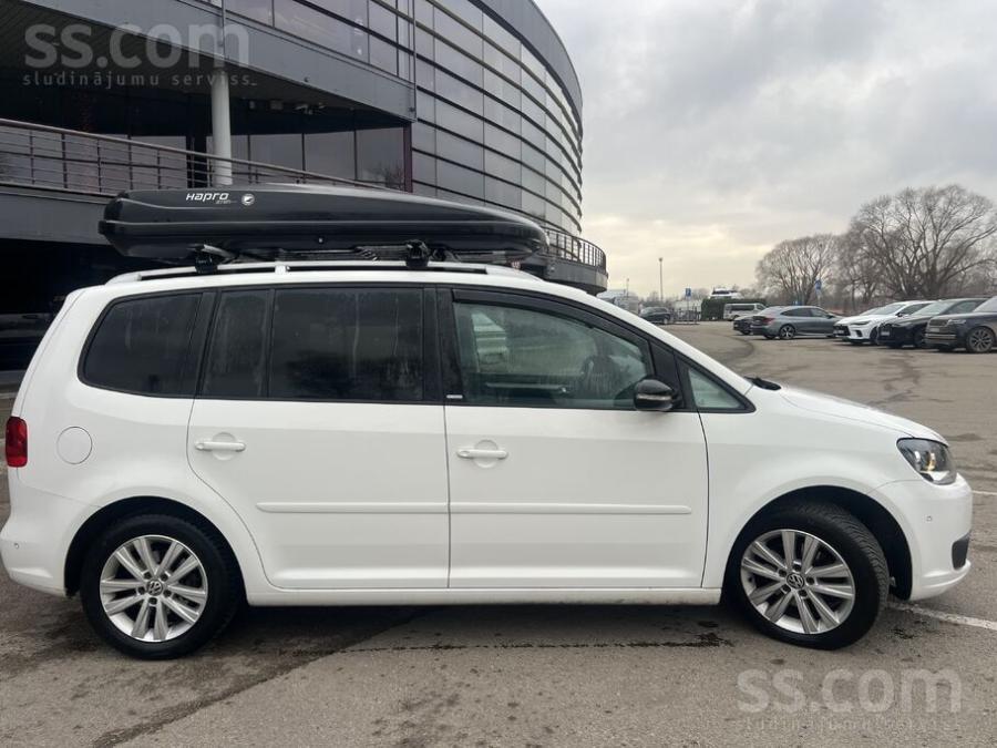 Balts Volkswagen Touran 2012 Rīga, ar dzinēja tilpumu 1.60 L un nobraukumu 271 tūkst. km par 5700 €, foto 3 vietnē AUTOMOTO.COM.LV