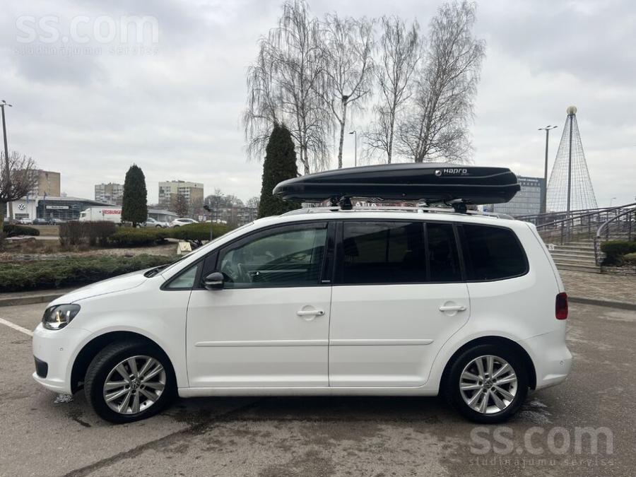 Balts Volkswagen Touran 2012 Rīga, ar dzinēja tilpumu 1.60 L un nobraukumu 271 tūkst. km par 5700 €, foto 4 vietnē AUTOMOTO.COM.LV
