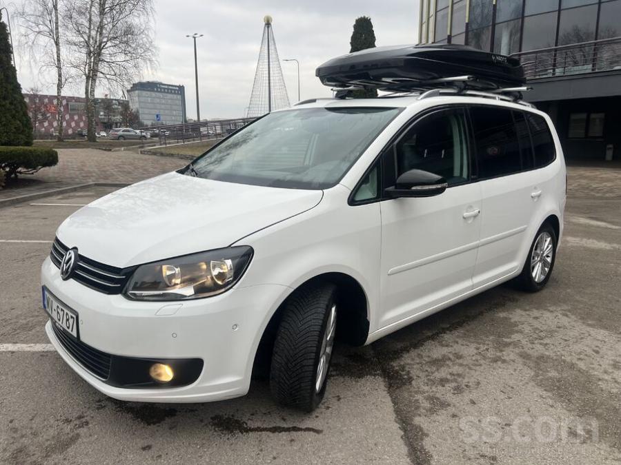 Balts Volkswagen Touran 2012 Rīga, ar dzinēja tilpumu 1.60 L un nobraukumu 271 tūkst. km par 5700 €, foto 6 vietnē AUTOMOTO.COM.LV