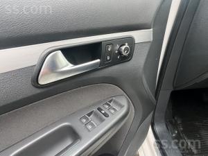 Balts Volkswagen Touran 2012 Rīga, ar dzinēja tilpumu 1.60 L un nobraukumu 271 tūkst. km par 5700 €, foto 12 vietnē AUTOMOTO.COM.LV