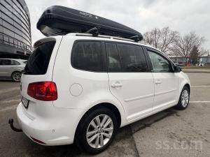 Balts Volkswagen Touran 2012 Rīga, ar dzinēja tilpumu 1.60 L un nobraukumu 271 tūkst. km par 5700 €, foto 18 vietnē AUTOMOTO.COM.LV