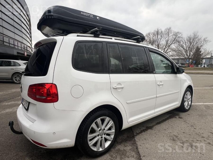 Balts Volkswagen Touran 2012 Rīga, ar dzinēja tilpumu 1.60 L un nobraukumu 271 tūkst. km par 5700 €, foto 18 vietnē AUTOMOTO.COM.LV