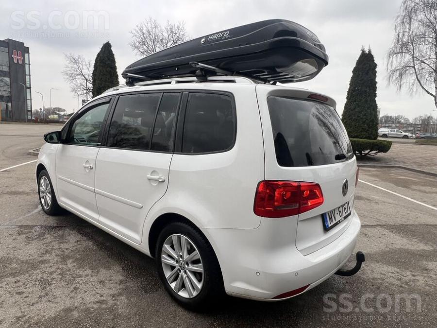 Balts Volkswagen Touran 2012 Rīga, ar dzinēja tilpumu 1.60 L un nobraukumu 271 tūkst. km par 5700 €, foto 19 vietnē AUTOMOTO.COM.LV