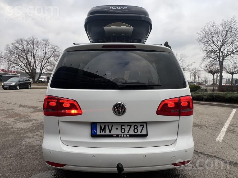 Balts Volkswagen Touran 2012 Rīga, ar dzinēja tilpumu 1.60 L un nobraukumu 271 tūkst. km par 5700 €, foto 20 vietnē AUTOMOTO.COM.LV
