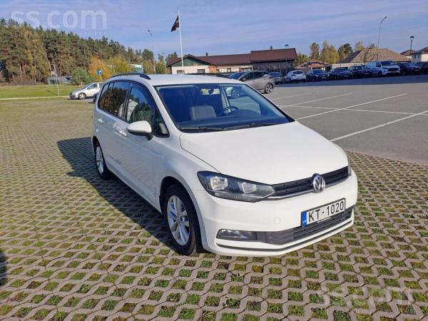 White Volkswagen Touran 2017 in Riga, with an engine capacity of 1.60 L and mileage of 203 thousand km for 7700 €, photo 1 on AUTOMOTO.COM.LV