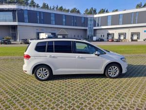 Balts Volkswagen Touran 2017 Rīga, ar dzinēja tilpumu 1.60 L un nobraukumu 203 tūkst. km par 7700 €, foto 5 vietnē AUTOMOTO.COM.LV