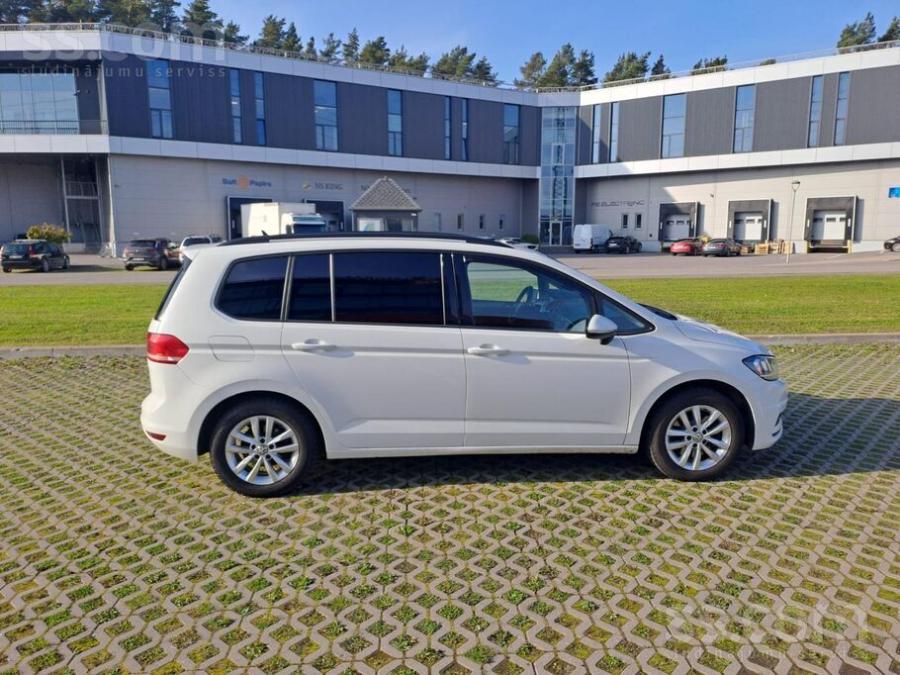 Balts Volkswagen Touran 2017 Rīga, ar dzinēja tilpumu 1.60 L un nobraukumu 203 tūkst. km par 7700 €, foto 5 vietnē AUTOMOTO.COM.LV