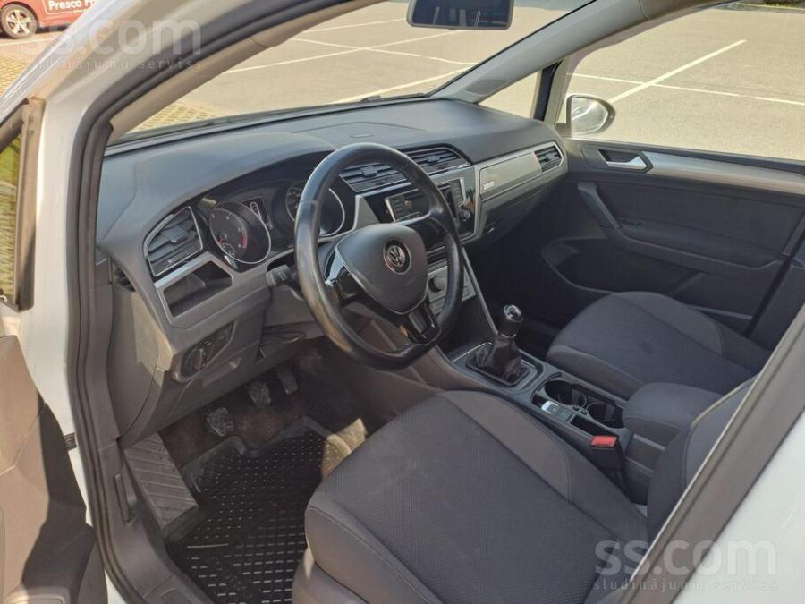 Balts Volkswagen Touran 2017 Rīga, ar dzinēja tilpumu 1.60 L un nobraukumu 203 tūkst. km par 7700 €, foto 7 vietnē AUTOMOTO.COM.LV