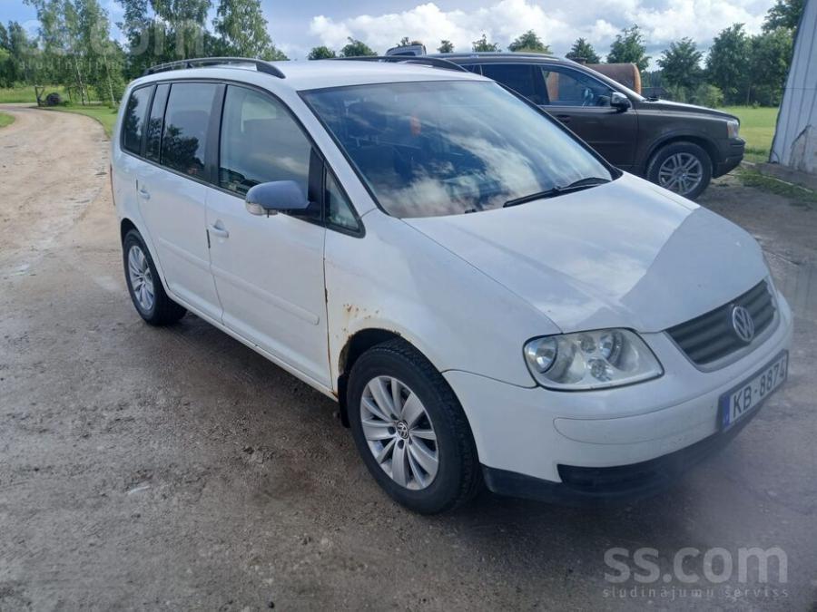 Белый Фольксваген Туран 2003 в Огре, объемом двигателя 1.90 л и пробегом 359 тыс. км за 850 €, фото 3 на AUTOMOTO.COM.LV