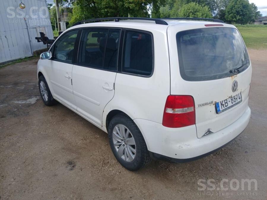 Белый Фольксваген Туран 2003 в Огре, объемом двигателя 1.90 л и пробегом 359 тыс. км за 850 €, фото 5 на AUTOMOTO.COM.LV