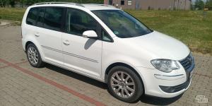 Balts Volkswagen Touran 2007 Elektrėnai, ar dzinēja tilpumu 2.00 L un nobraukumu 391 tūkst. km par 2700 €, foto  vietnē AUTOMOTO.COM.LV