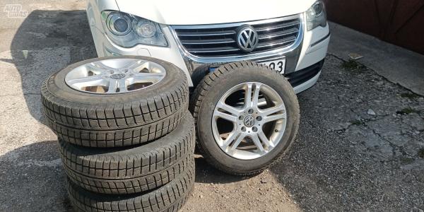 White Volkswagen Touran 2007 in Elektrenai, with an engine capacity of 2.00 L and mileage of 391 thousand km for 2700 €, photo 2 on AUTOMOTO.COM.LV