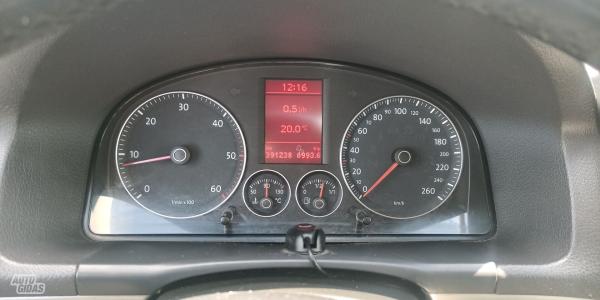 White Volkswagen Touran 2007 in Elektrenai, with an engine capacity of 2.00 L and mileage of 391 thousand km for 2700 €, photo 7 on AUTOMOTO.COM.LV