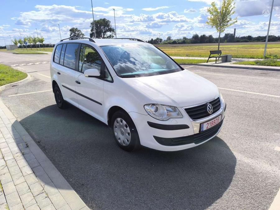 Balts Volkswagen Touran 2007 Marijampole, ar dzinēja tilpumu 1.90 L un nobraukumu 340 tūkst. km par 1499 €, foto 1 vietnē AUTOMOTO.COM.LV