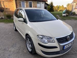 Белый Фольксваген Туран 2008 в Расейняй, объемом двигателя 1.90 л и пробегом 1 тыс. км за 1350 €, фото  на AUTOMOTO.COM.LV