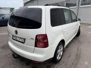 Balts Volkswagen Touran 2008 Šauļi, ar dzinēja tilpumu 1.90 L un nobraukumu 267 tūkst. km par 1450 €, foto 5 vietnē AUTOMOTO.COM.LV