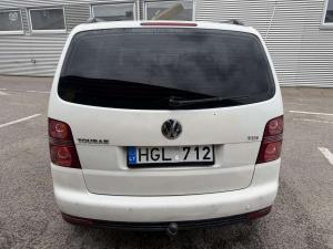 Balts Volkswagen Touran 2008 Šauļi, ar dzinēja tilpumu 1.90 L un nobraukumu 267 tūkst. km par 1450 €, foto 6 vietnē AUTOMOTO.COM.LV