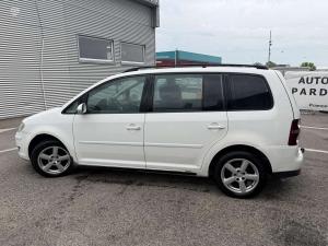 Balts Volkswagen Touran 2008 Šauļi, ar dzinēja tilpumu 1.90 L un nobraukumu 267 tūkst. km par 1450 €, foto 8 vietnē AUTOMOTO.COM.LV