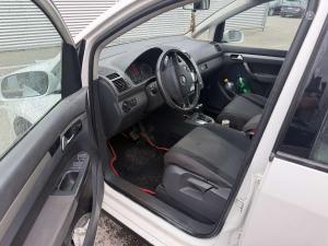 Balts Volkswagen Touran 2008 Šauļi, ar dzinēja tilpumu 1.90 L un nobraukumu 267 tūkst. km par 1450 €, foto 11 vietnē AUTOMOTO.COM.LV