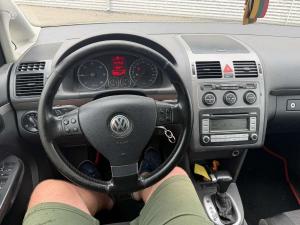 Balts Volkswagen Touran 2008 Šauļi, ar dzinēja tilpumu 1.90 L un nobraukumu 267 tūkst. km par 1450 €, foto 12 vietnē AUTOMOTO.COM.LV