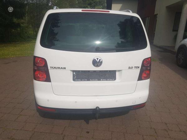 Balts Volkswagen Touran 2008 Utena, ar dzinēja tilpumu 1.97 L un nobraukumu 285 tūkst. km par 2500 €, foto 9 vietnē AUTOMOTO.COM.LV