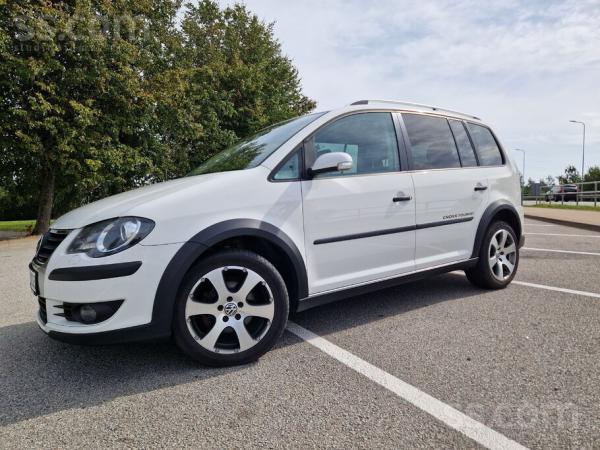 Balts Volkswagen Touran 2009 Bauska, ar dzinēja tilpumu 1.40 L un nobraukumu 192 tūkst. km par 3600 €, foto 3 vietnē AUTOMOTO.COM.LV